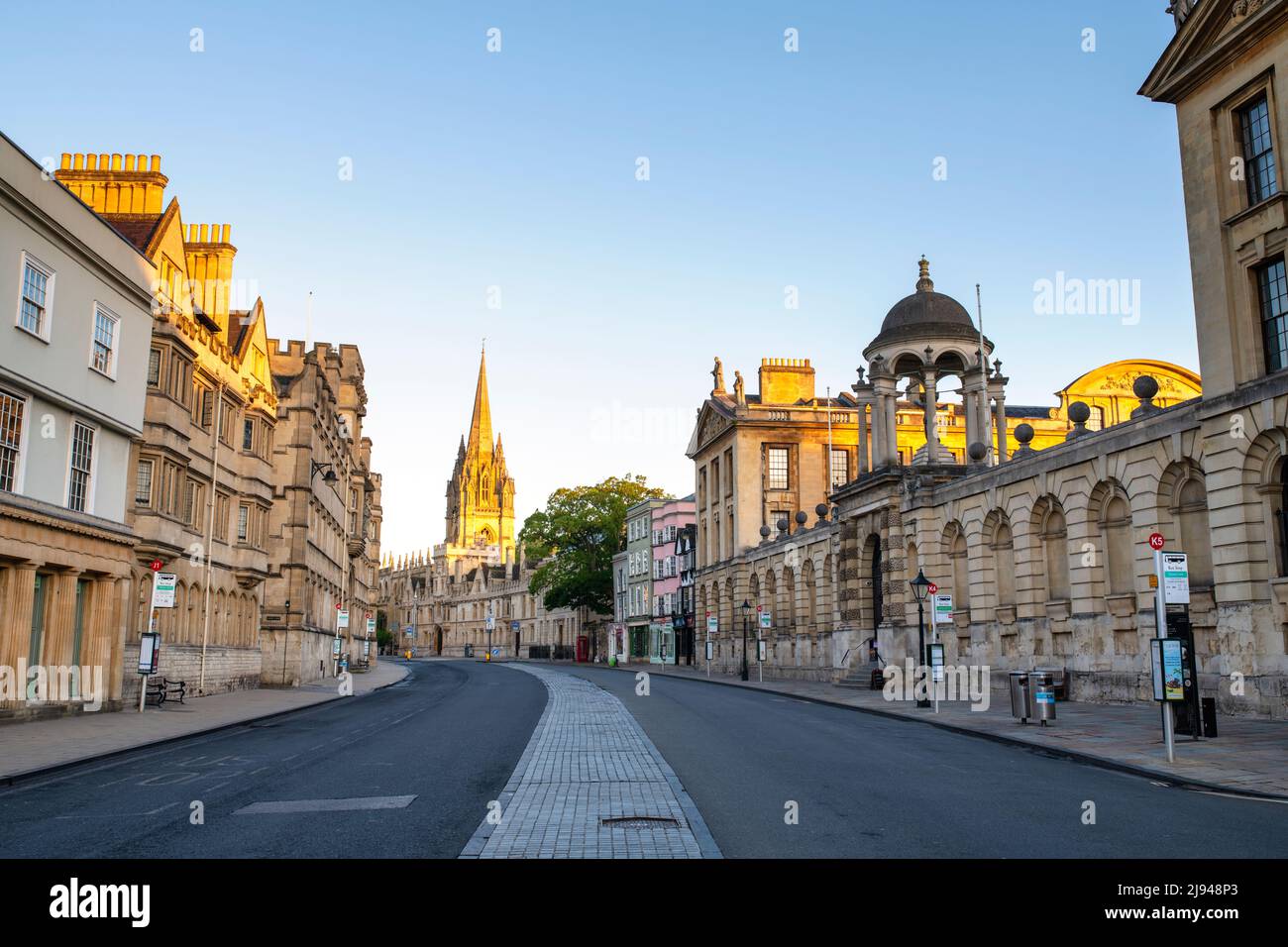 Oxford high street at sunrise in the spring. Oxford, Oxfordshire ...