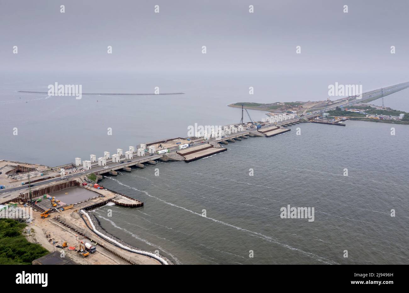 2017-09-14 16:45:30 DEN OEVER - Drone photo of work on the Stevin lock ...