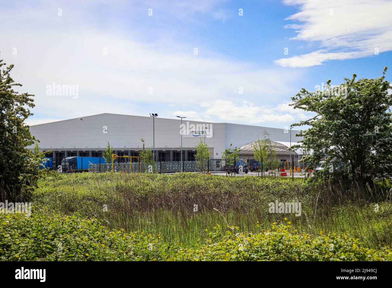 Logistics north distribution centre hi-res stock photography and images ...