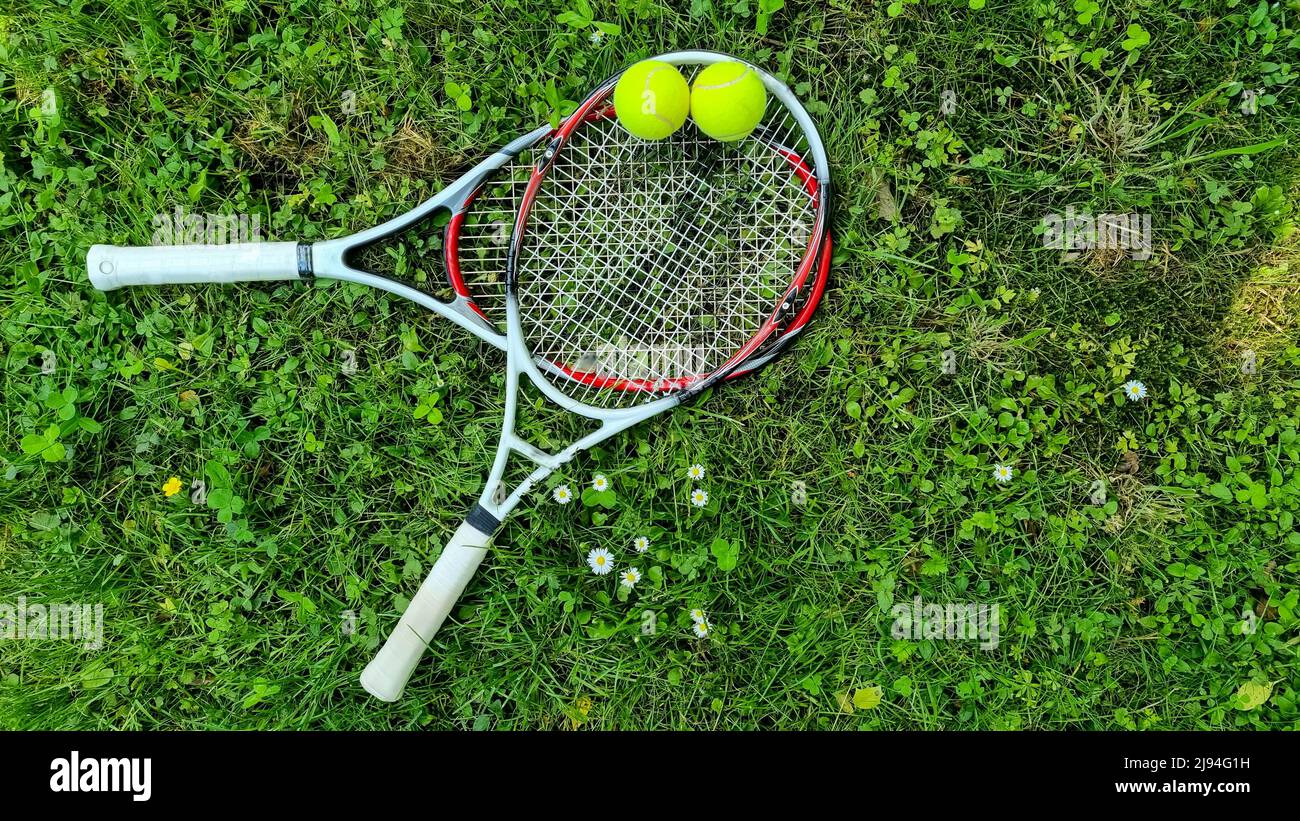 Tennis rackets park hi-res stock photography and images - Alamy