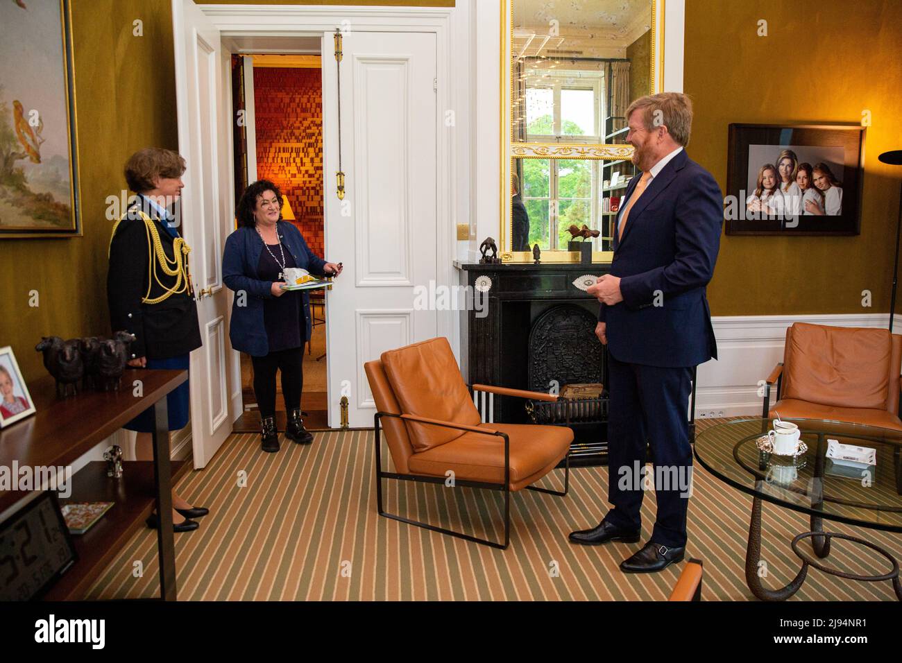 2022-05-20 15:22:44 THE HAGUE - King Willem-Alexander receives party ...