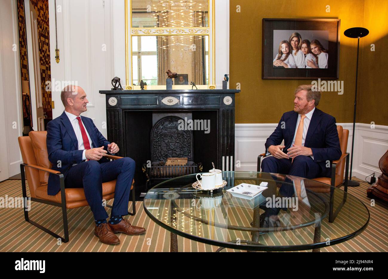 2022-05-20 14:15:32 THE HAGUE - King Willem-Alexander receives party ...