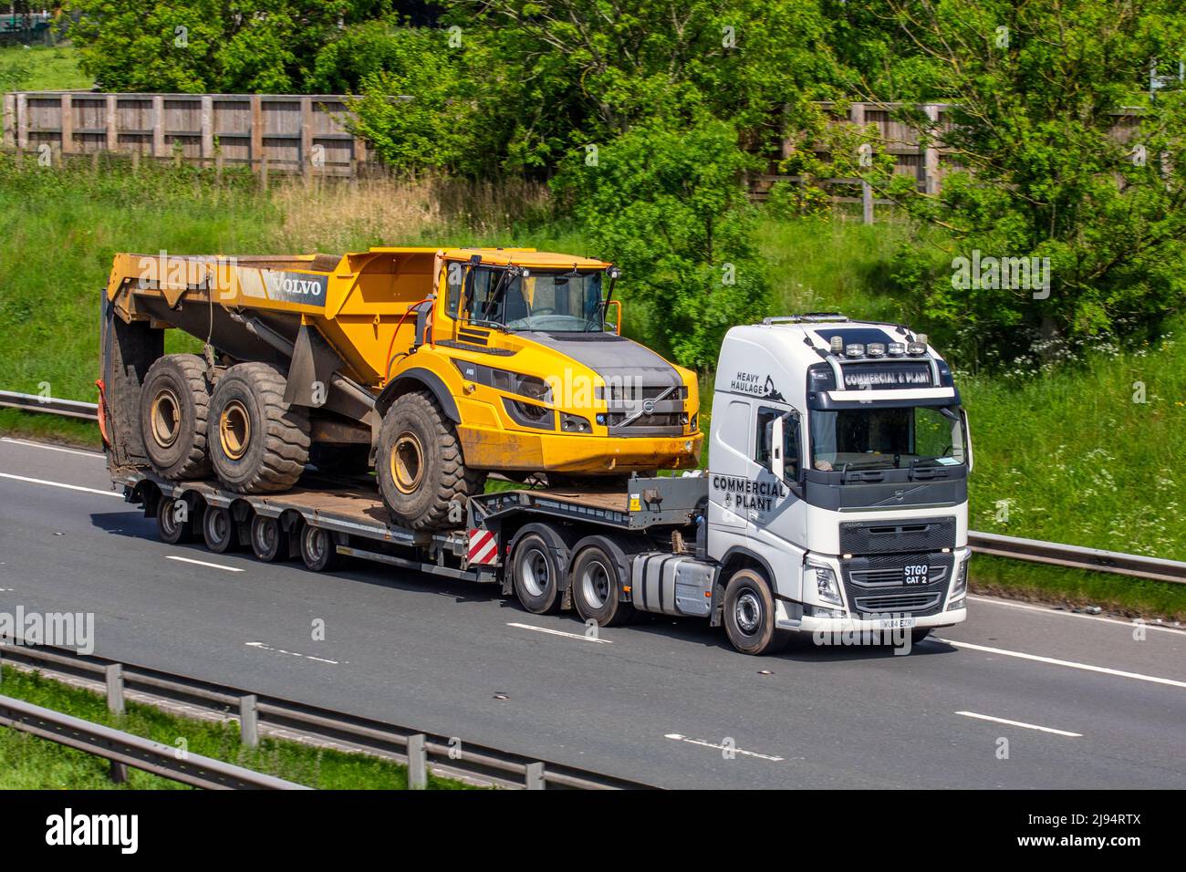 Commercial Plant Heavy Haulage white Volvo FH500 6X2T PA XHSL carrying ...