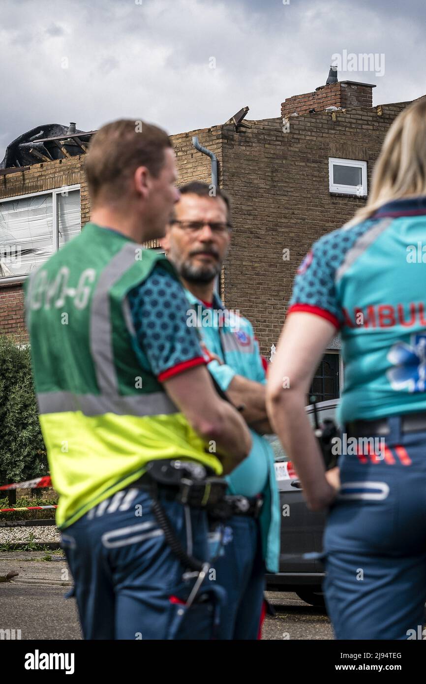 2022-05-20 15:31:56 BEEK - A house on the brink of collapse after ...