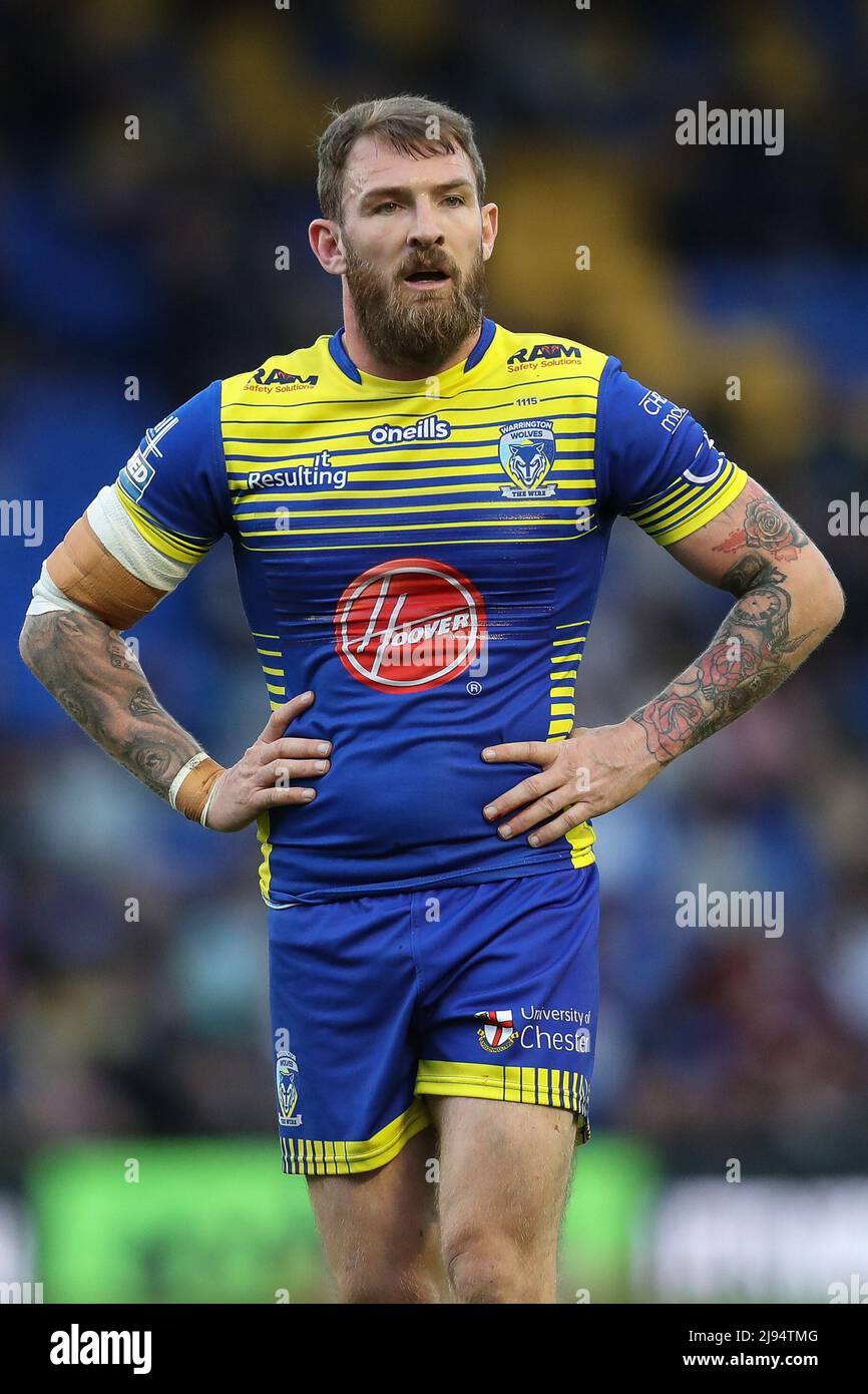Daryl Clark (9) of Warrington Wolves stands with hands on hips during ...