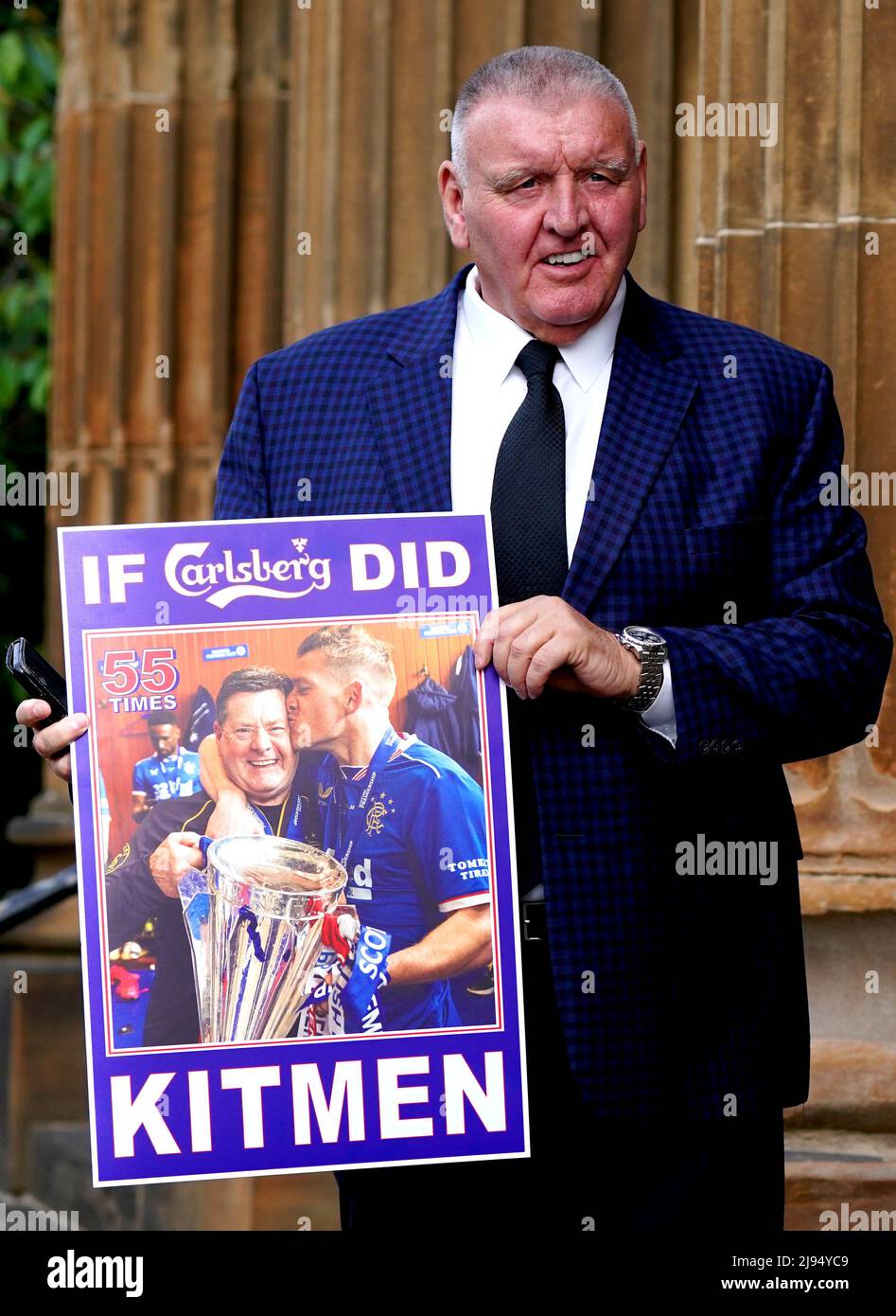 Andy Smillie holds up a photo of Jimmy Bell with Steven Davis ahead of ...