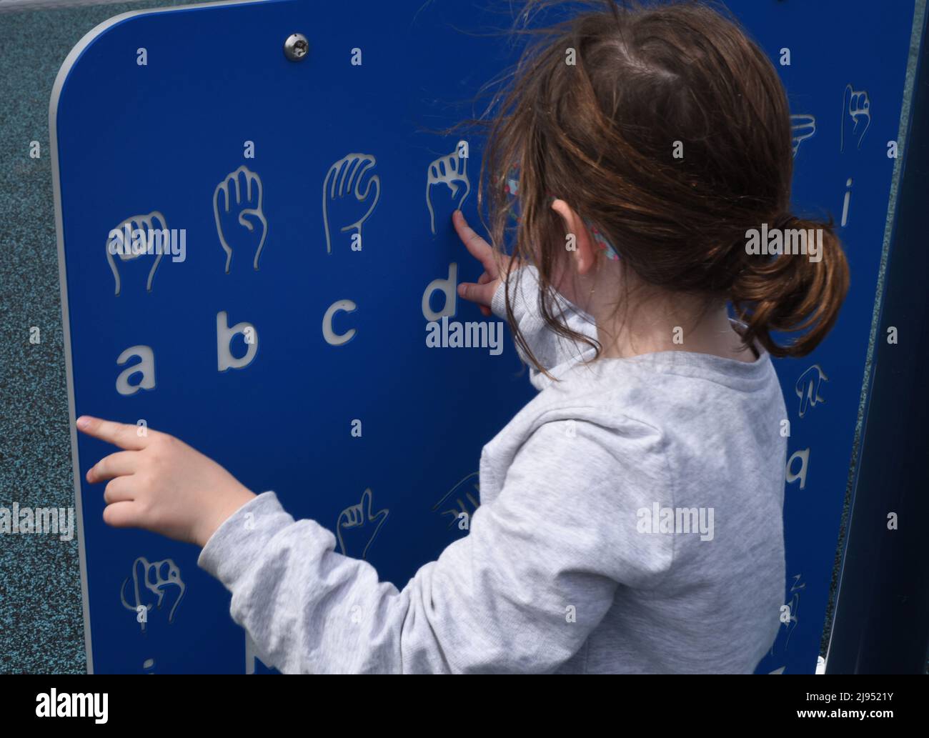 Manual alphabet hi-res stock photography and images - Alamy