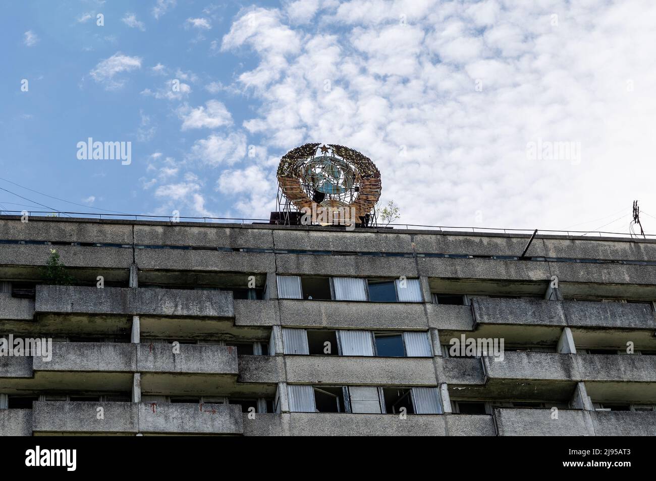 Hammer and sickle building hi-res stock photography and images - Alamy