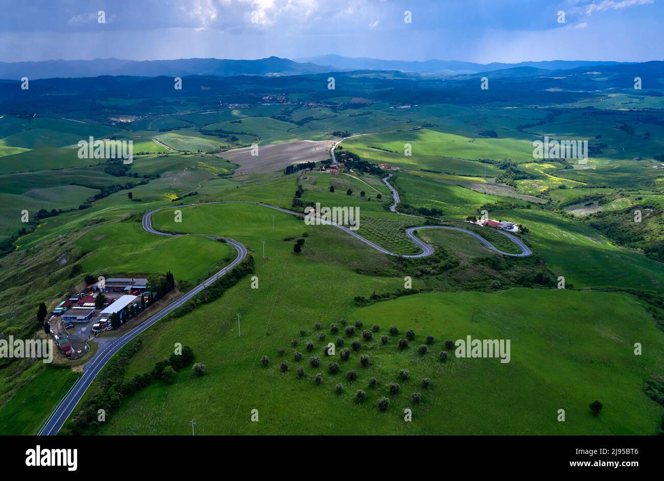 Landmark winding road hi-res stock photography and images - Alamy