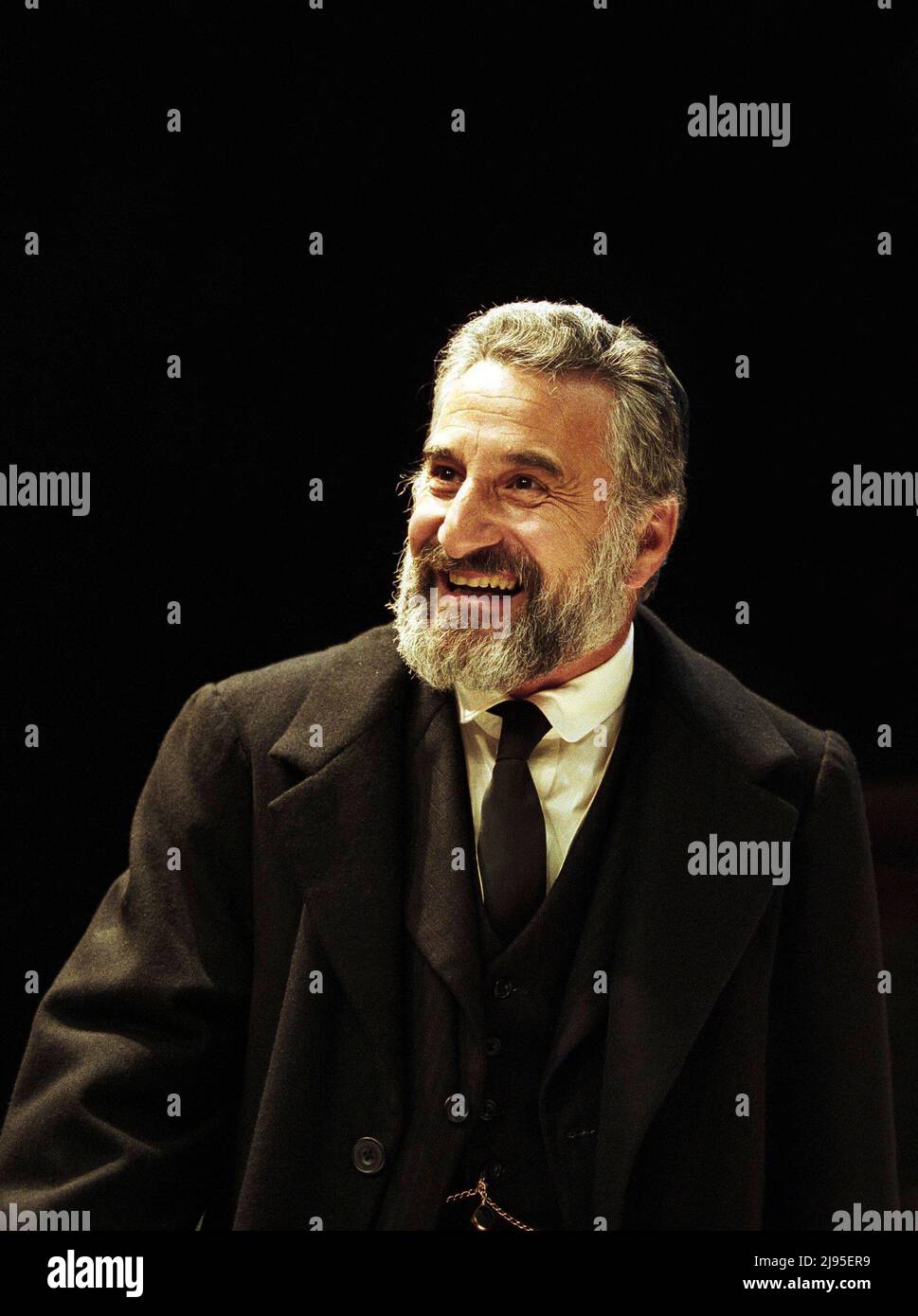 Henry goodman in merchant of venice hi-res stock photography and images ...