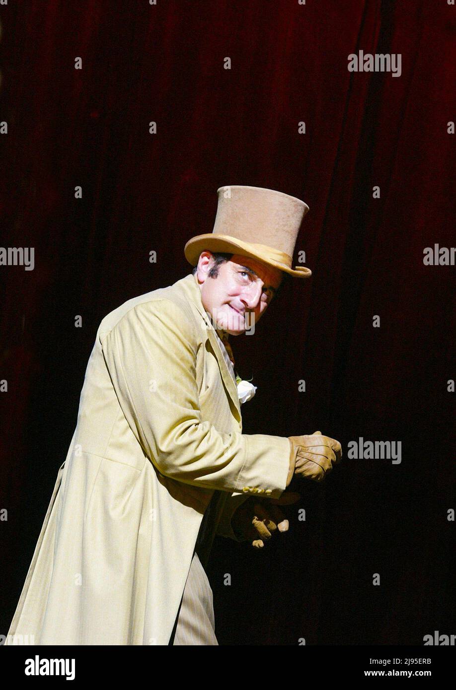 Henry Goodman (Richard III) in RICHARD III by Shakespeare at the Royal ...