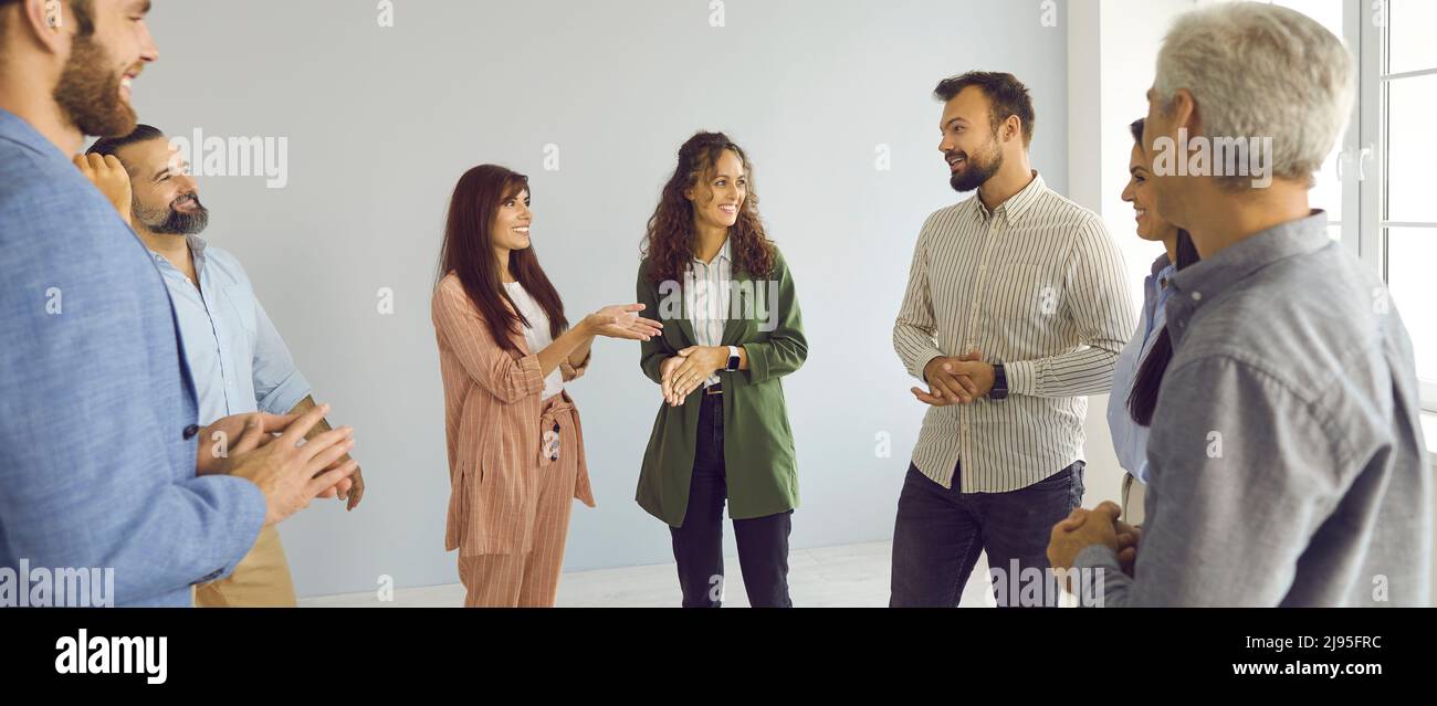 Group discussion hi-res stock photography and images - Alamy