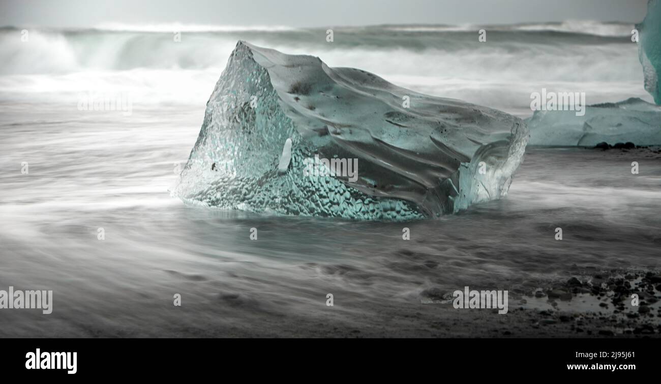 Ice on sea hi-res stock photography and images - Alamy