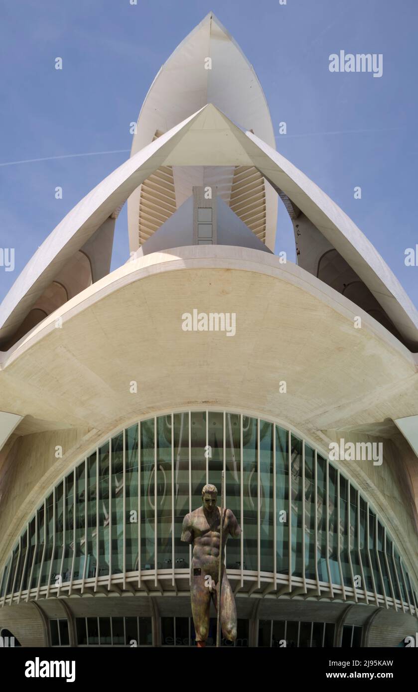 Valencia opera house tourists hi-res stock photography and images - Alamy
