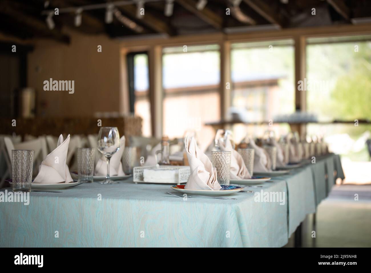 Vintage dinner napkins hi-res stock photography and images - Alamy