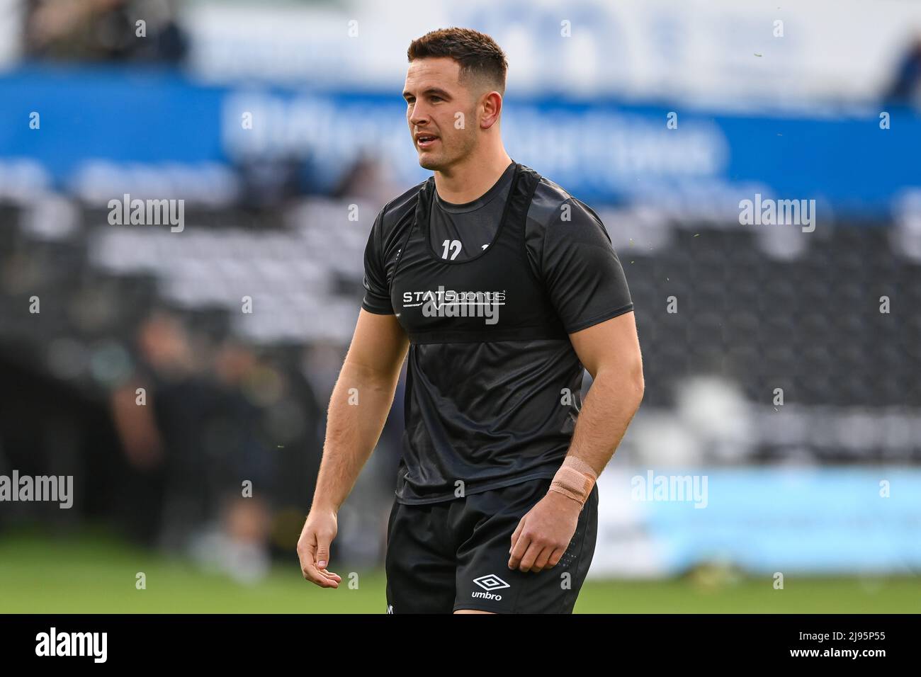 Owen Watkin of Ospreys during pre match warm up Stock Photo - Alamy