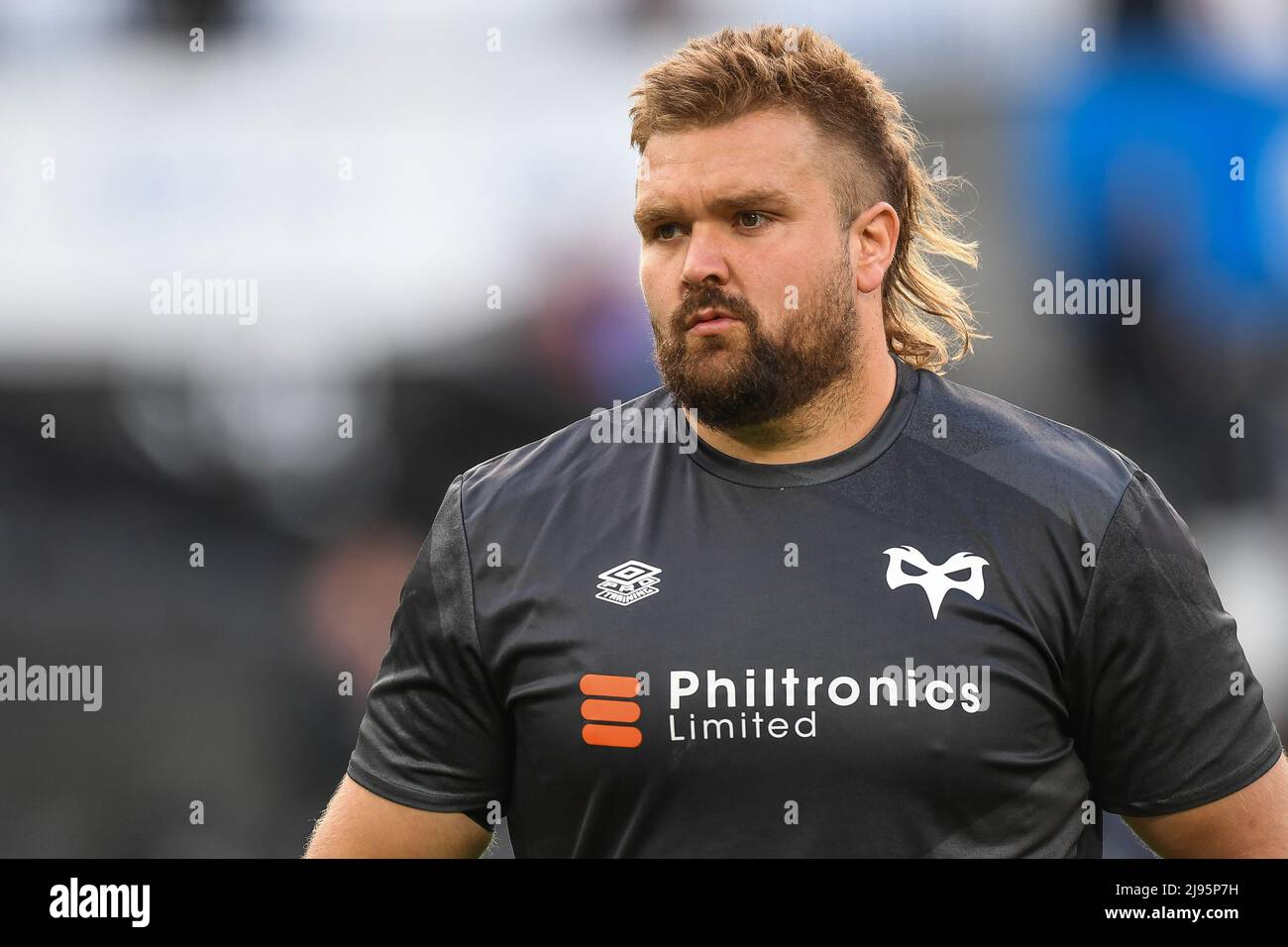 Tomas Francis of Ospreys Rugby, during the pre-game warmup Stock Photo ...