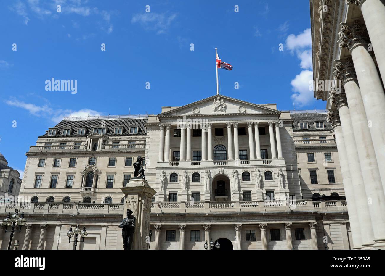 Old lady of threadneedle street hi-res stock photography and images - Alamy