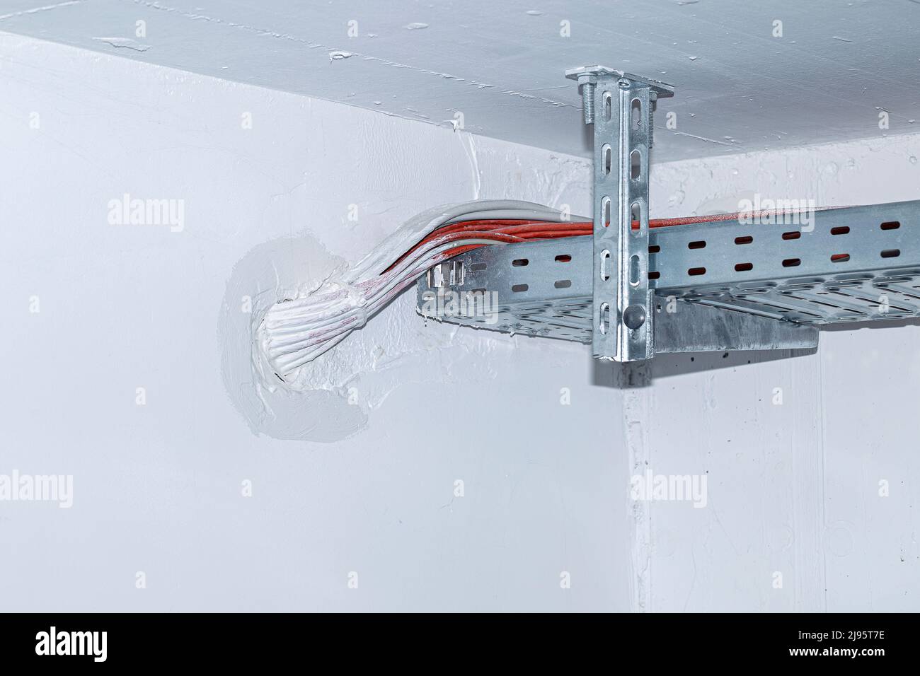 Bulkhead ceiling installation hi-res stock photography and images - Alamy