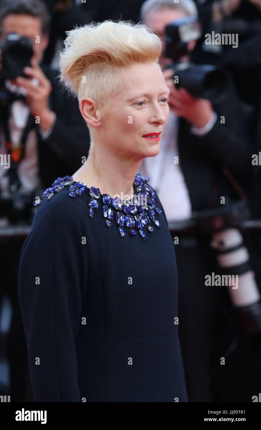 Cannes, France. 20th May, 2022. Tilda Swinton arriving on the red ...