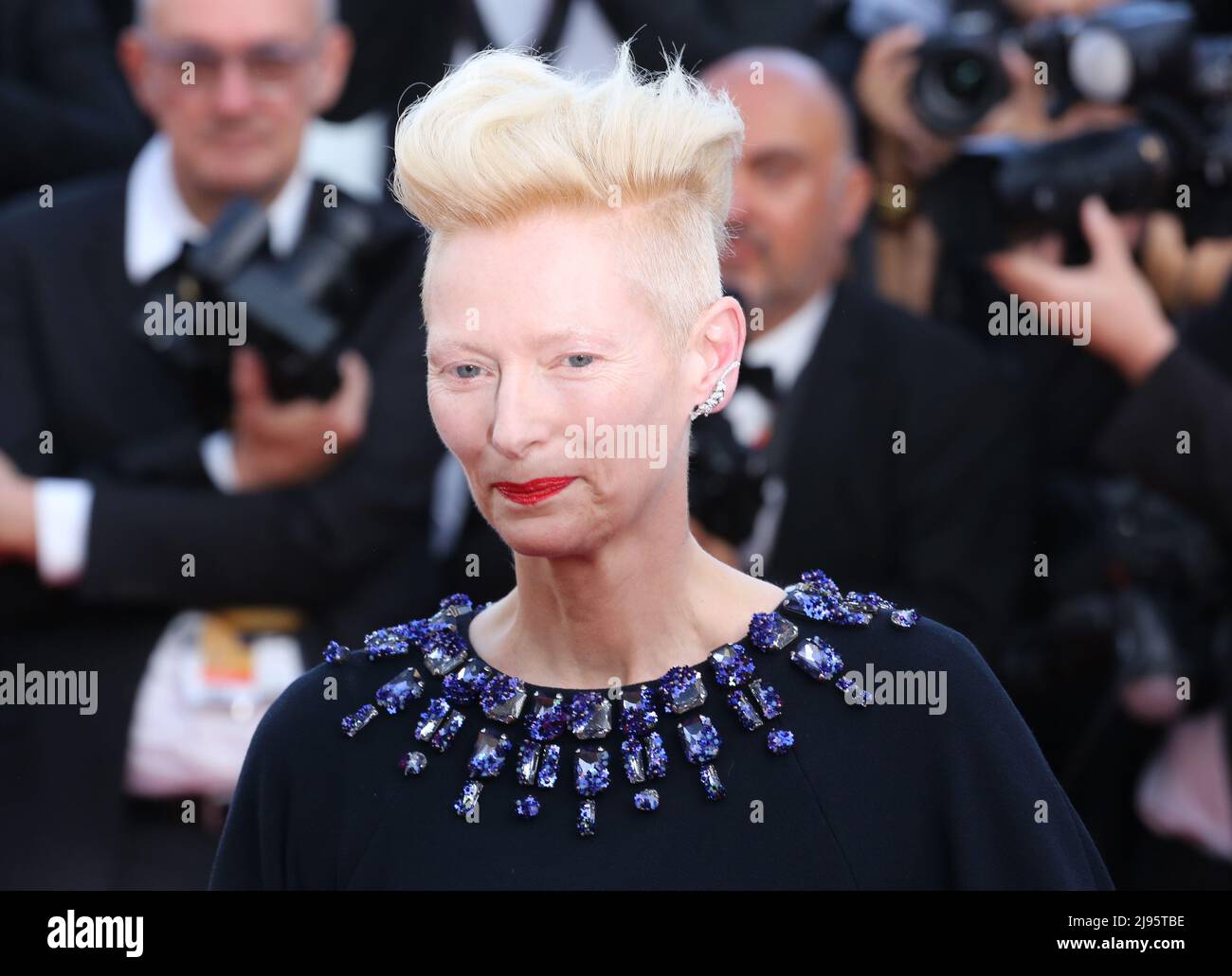 Cannes, France. 20th May, 2022. Tilda Swinton arriving on the red ...