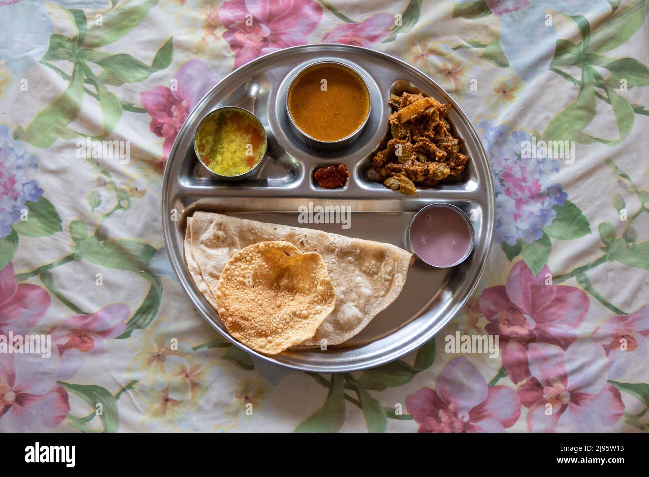 Top view of Malvani vegetarian thali without rice Stock Photo - Alamy