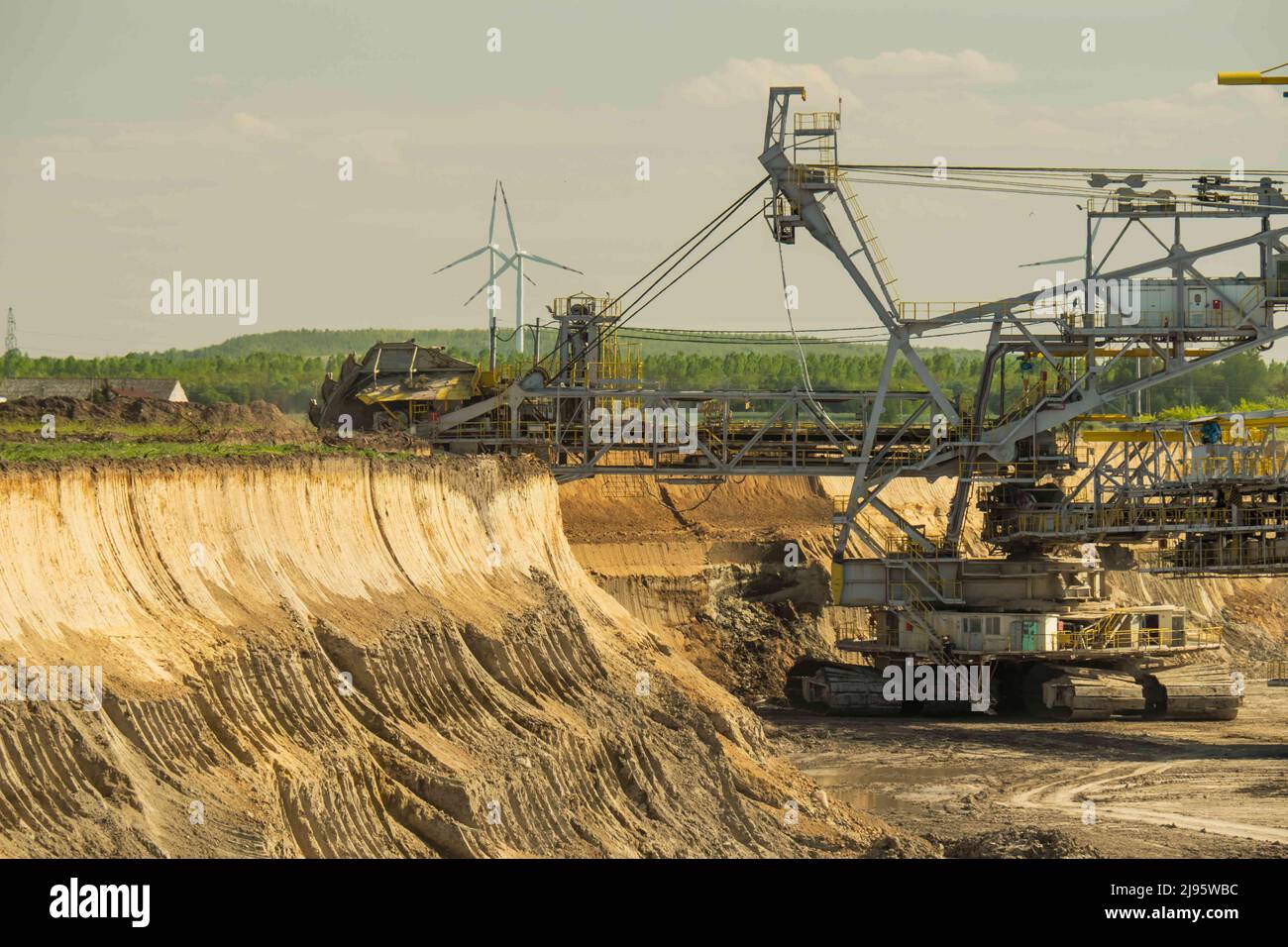 Fossil fuel exploitation hi-res stock photography and images - Alamy