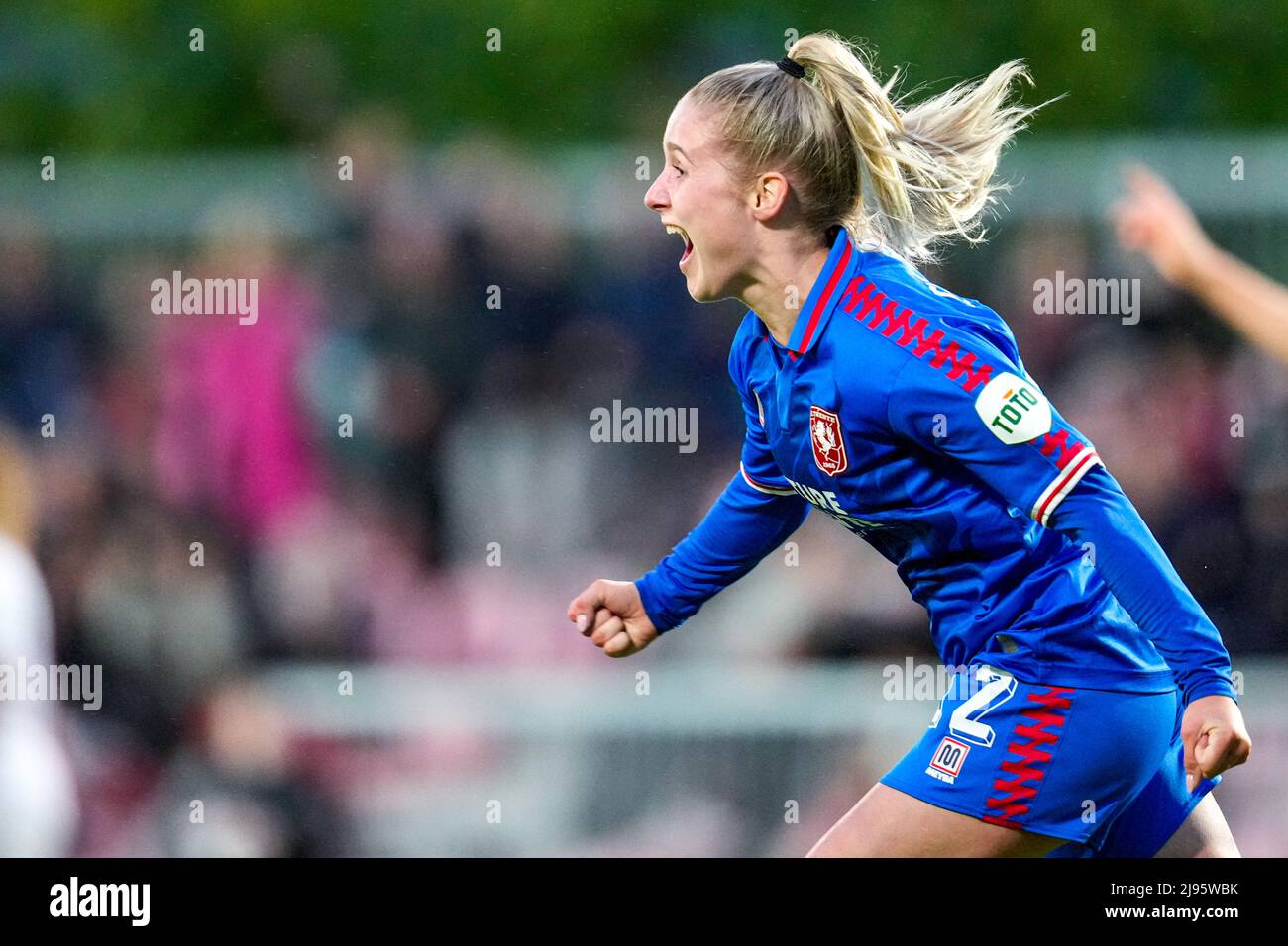 Kim everaerts of fc twente vrouwen hi-res stock photography and images ...