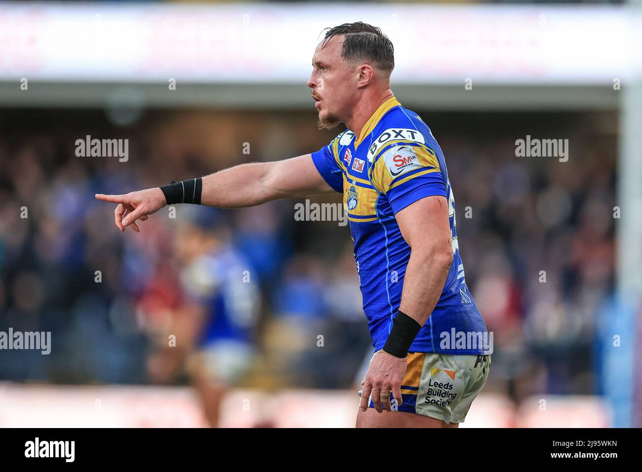 James Donaldson of Leeds Rhinos gives teams mates instructions Stock ...