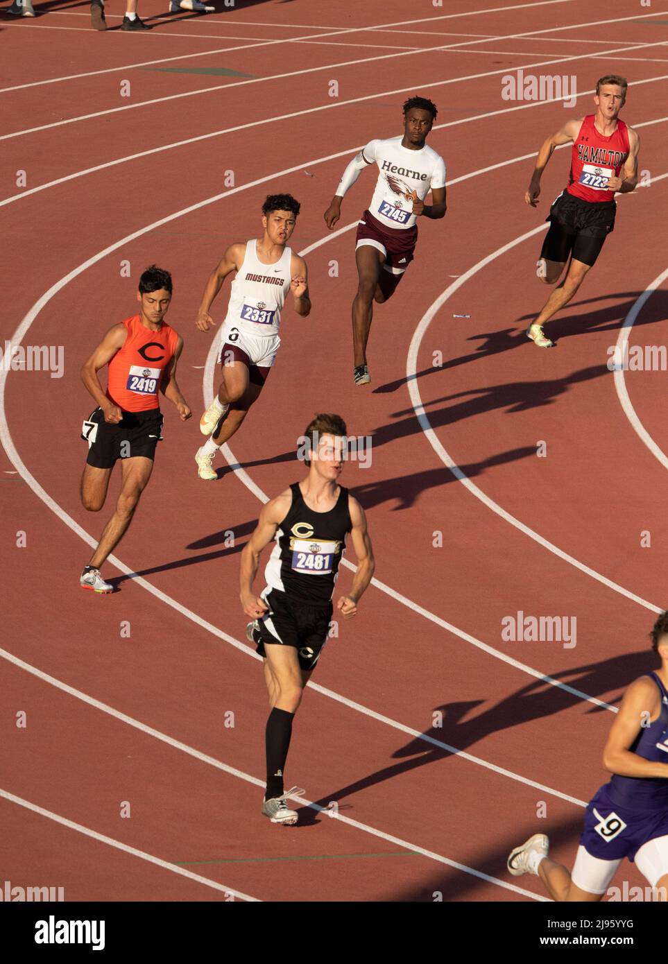 Austin Texas USA, May 13, 2022: First curve start of the boys 400 ...