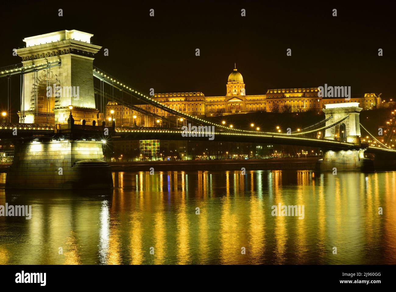 Euroean cities hi-res stock photography and images - Alamy
