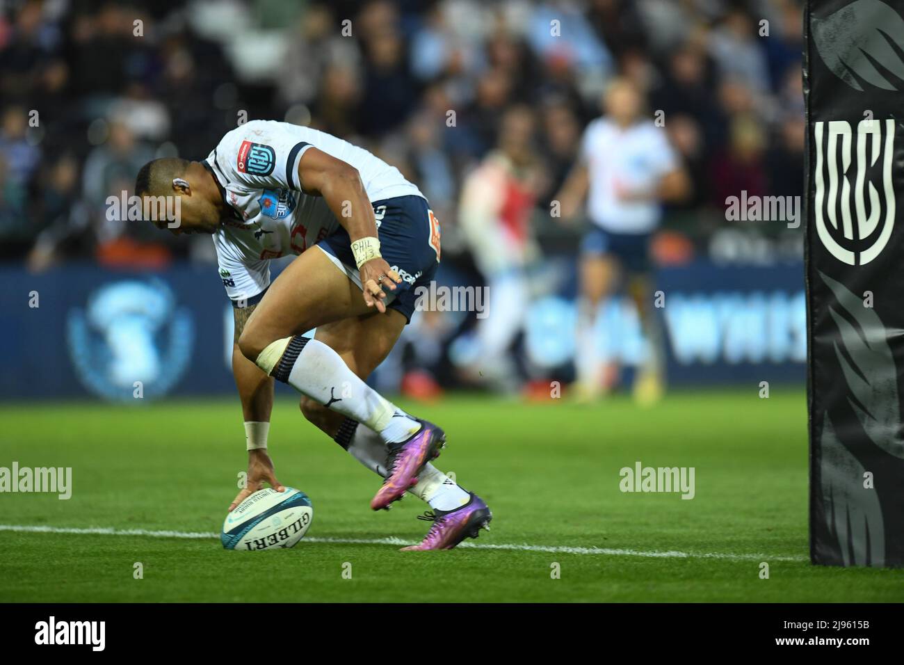 Cornal Hendricks of Vodacom Bulls, goes over for Bulls 4th Try to make ...