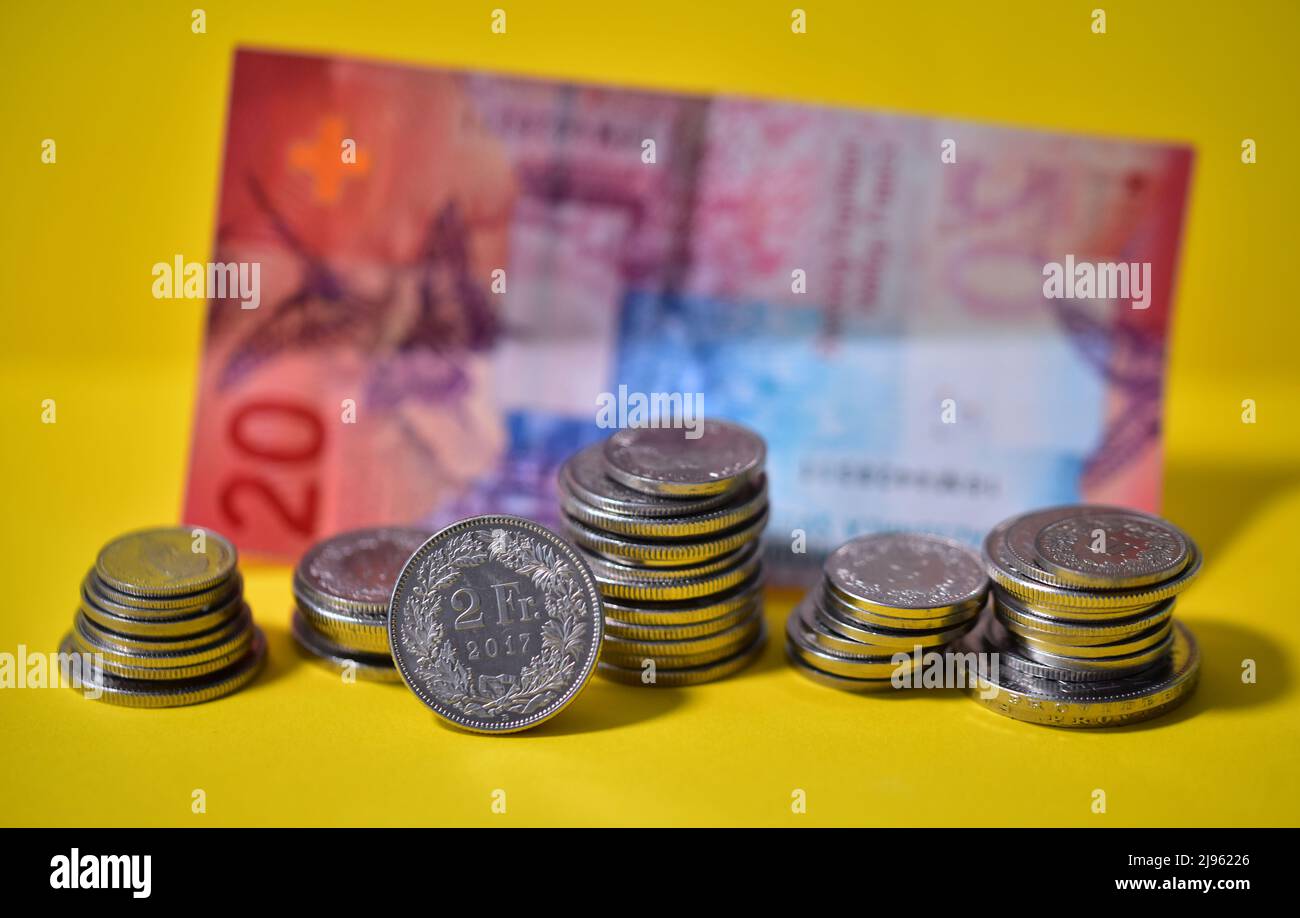 swiss money coins francs and banknote Stock Photo - Alamy