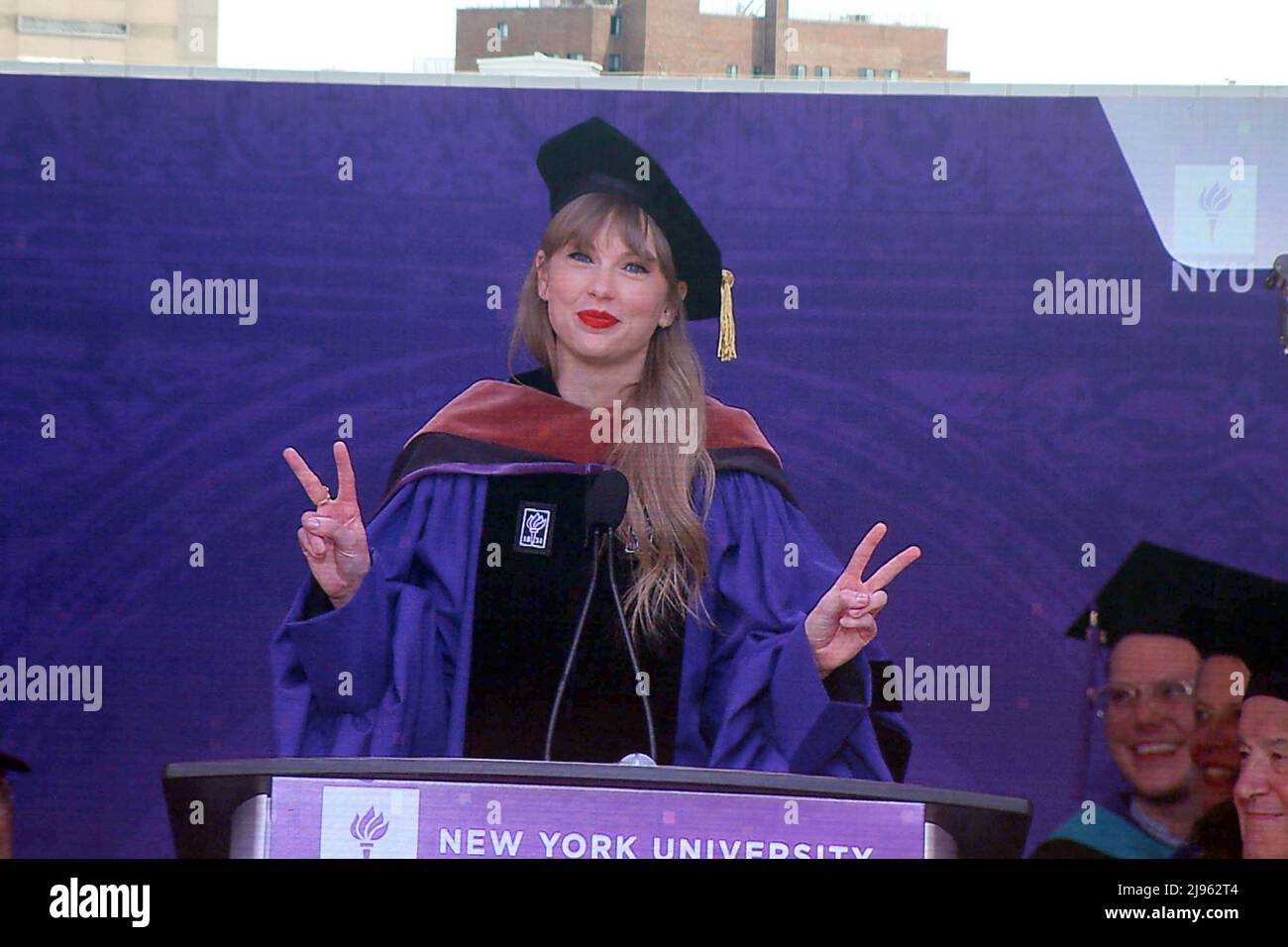 May 18, 2022, New York, New York, USA : Singer TAYLOR SWIFT is ...