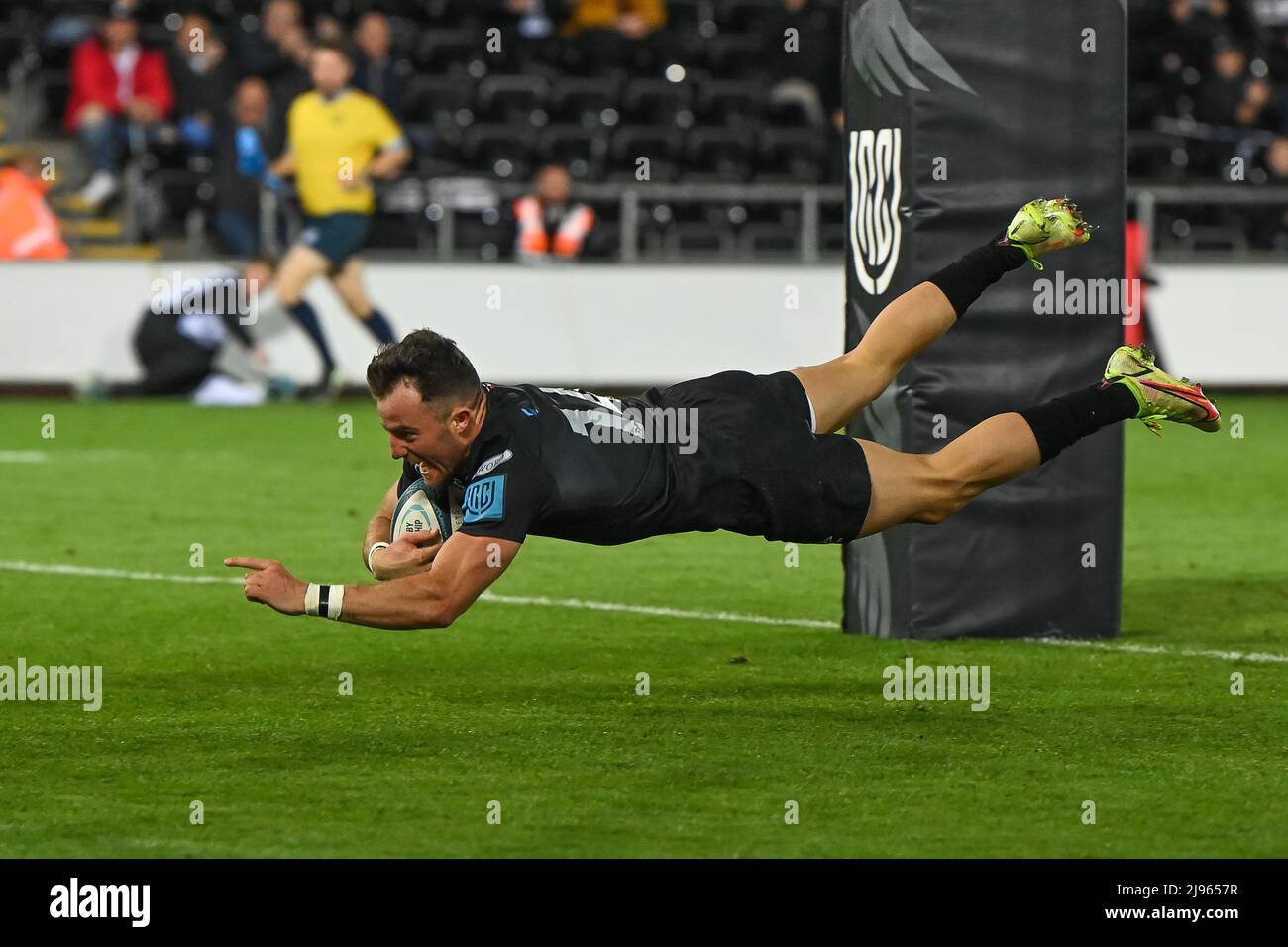 Luke Morgan of Ospreys goes over for a try Stock Photo - Alamy