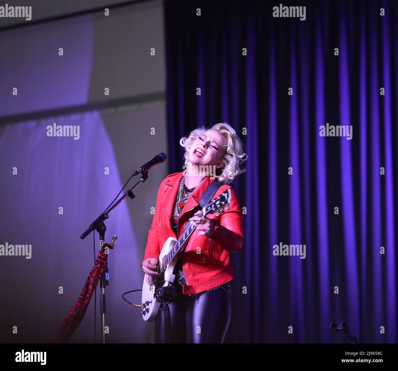 Samantha perry hi-res stock photography and images - Alamy