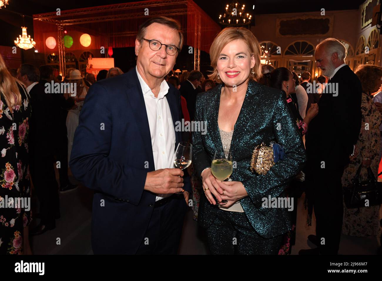 Munich, Germany. 20th May, 2022. Journalist Hans Mahr (l) and ...