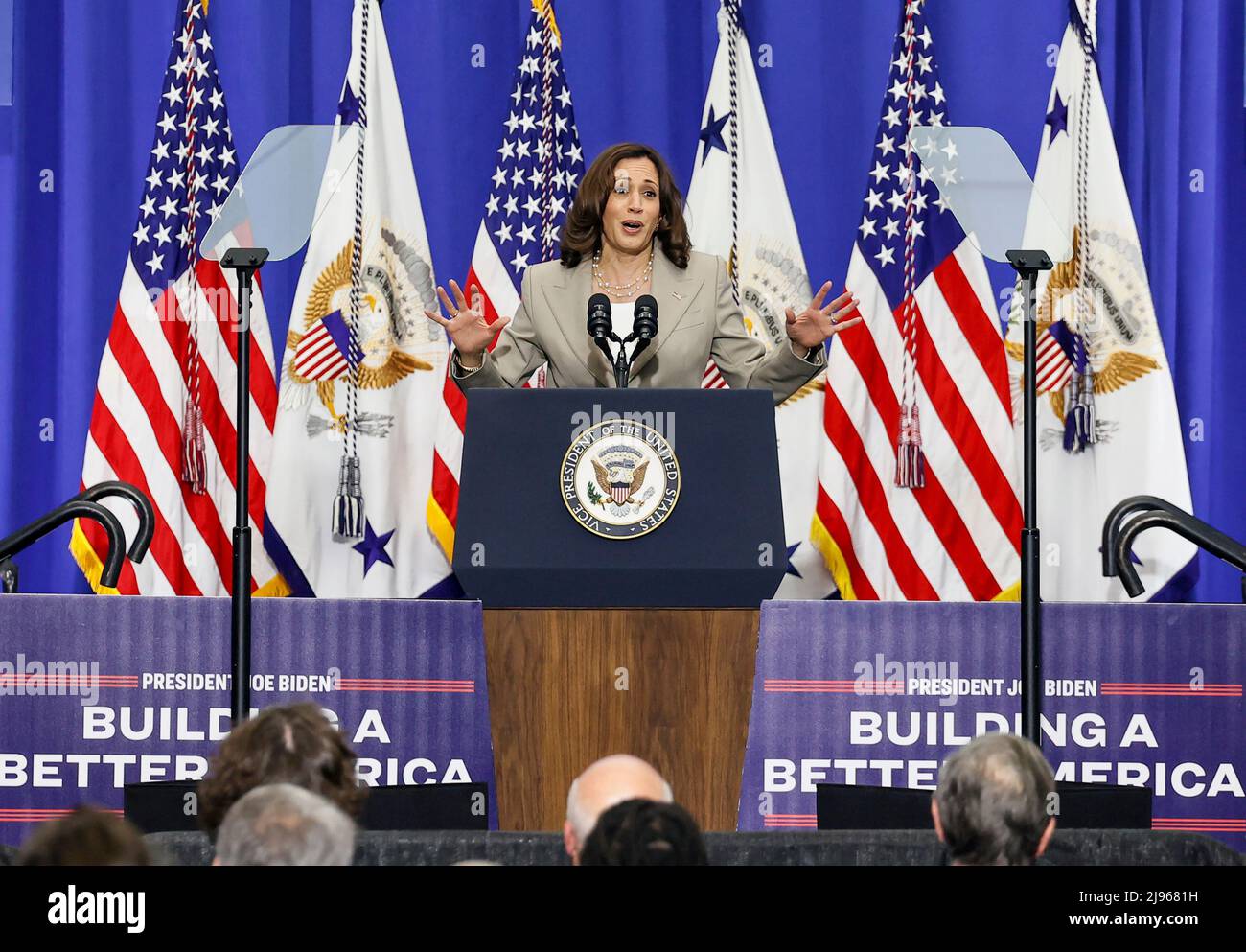 Pool of buses hi-res stock photography and images - Alamy