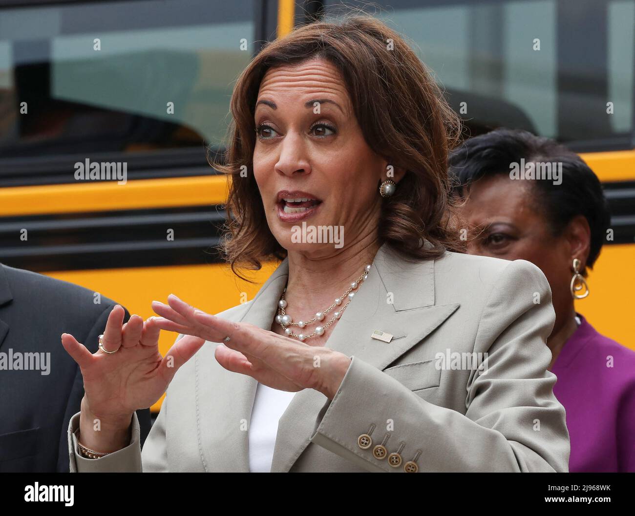 Pool of buses hi-res stock photography and images - Alamy