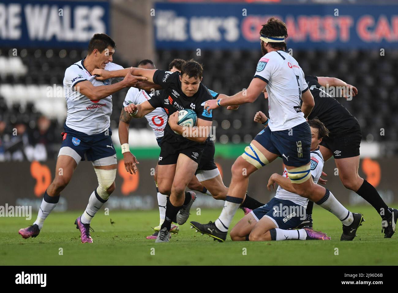 Michael Collins of Ospreys Rugby, breaks through the Vodacom Bulls ...
