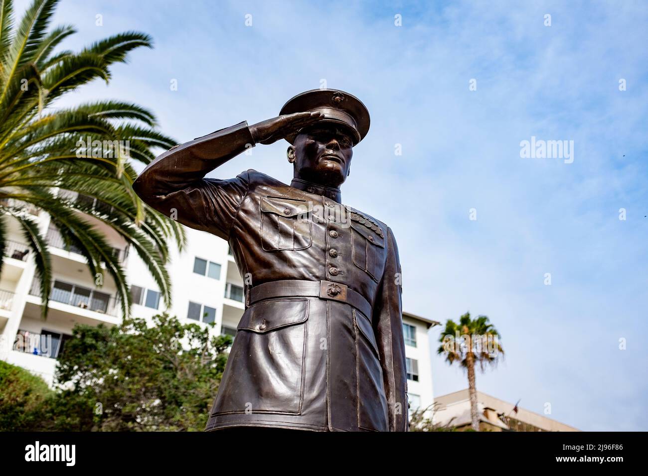 US Marine Saluting Statue Stock Photo - Alamy US Marine Saluting Statue Stock Photo - Alamy