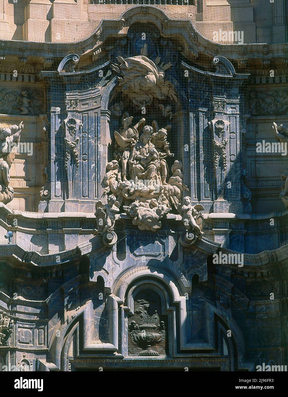 HORNACINA CON LA CORONACION DE LA VIRGEN- DET- FACHADA BARROCA DE LA ...