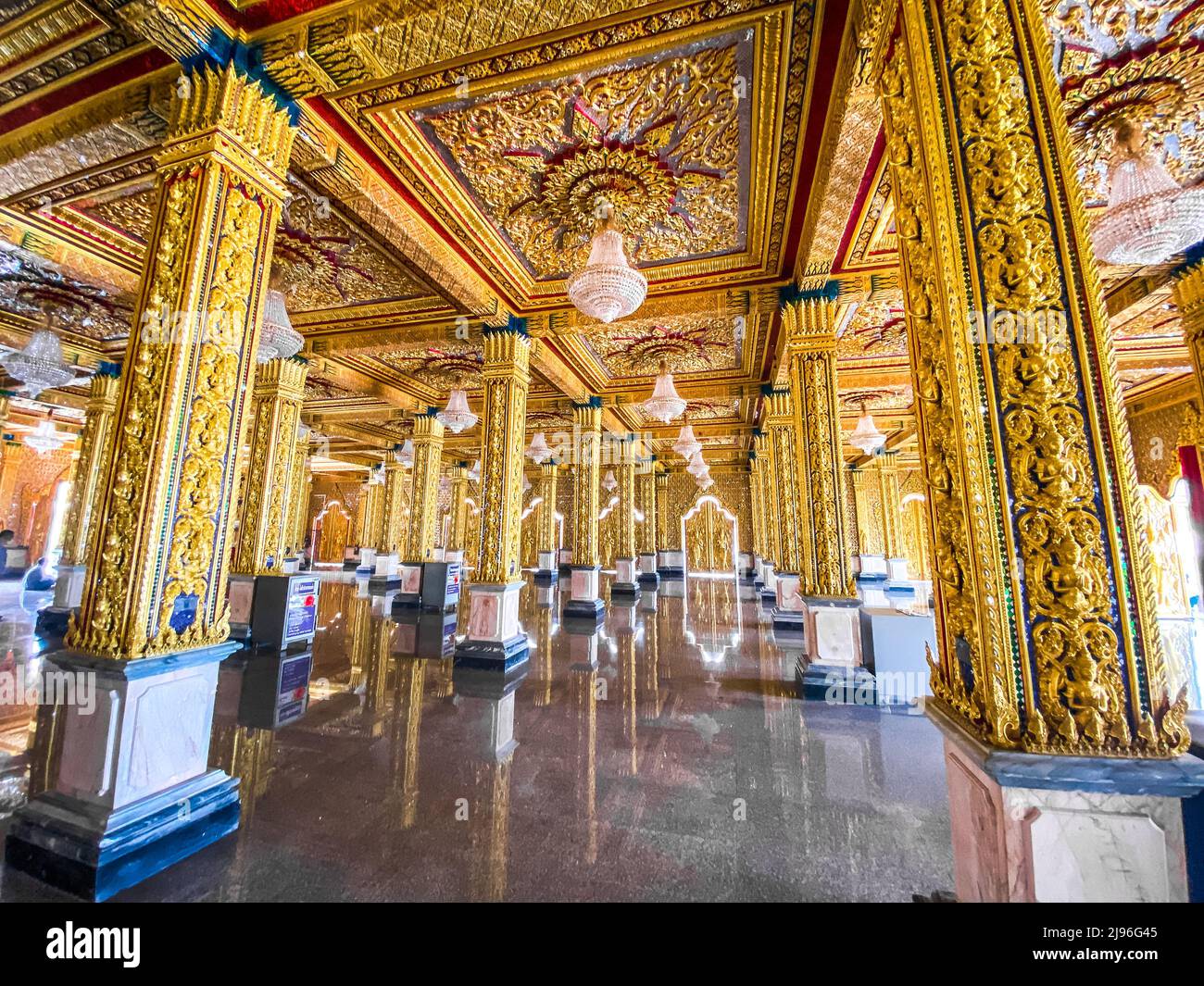 Wat Chantaram and Wat Tha Sung temple, Crystal Sanctuary 100 m long, in Uthai Thani, Thailand ...