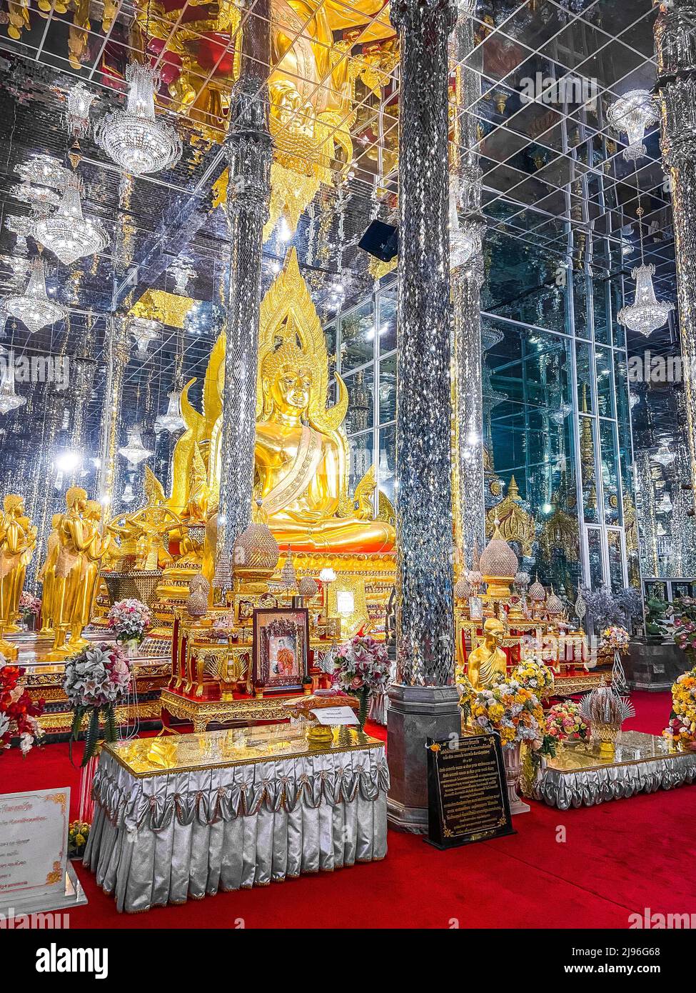 Wat thasung hi-res stock photography and images - Alamy