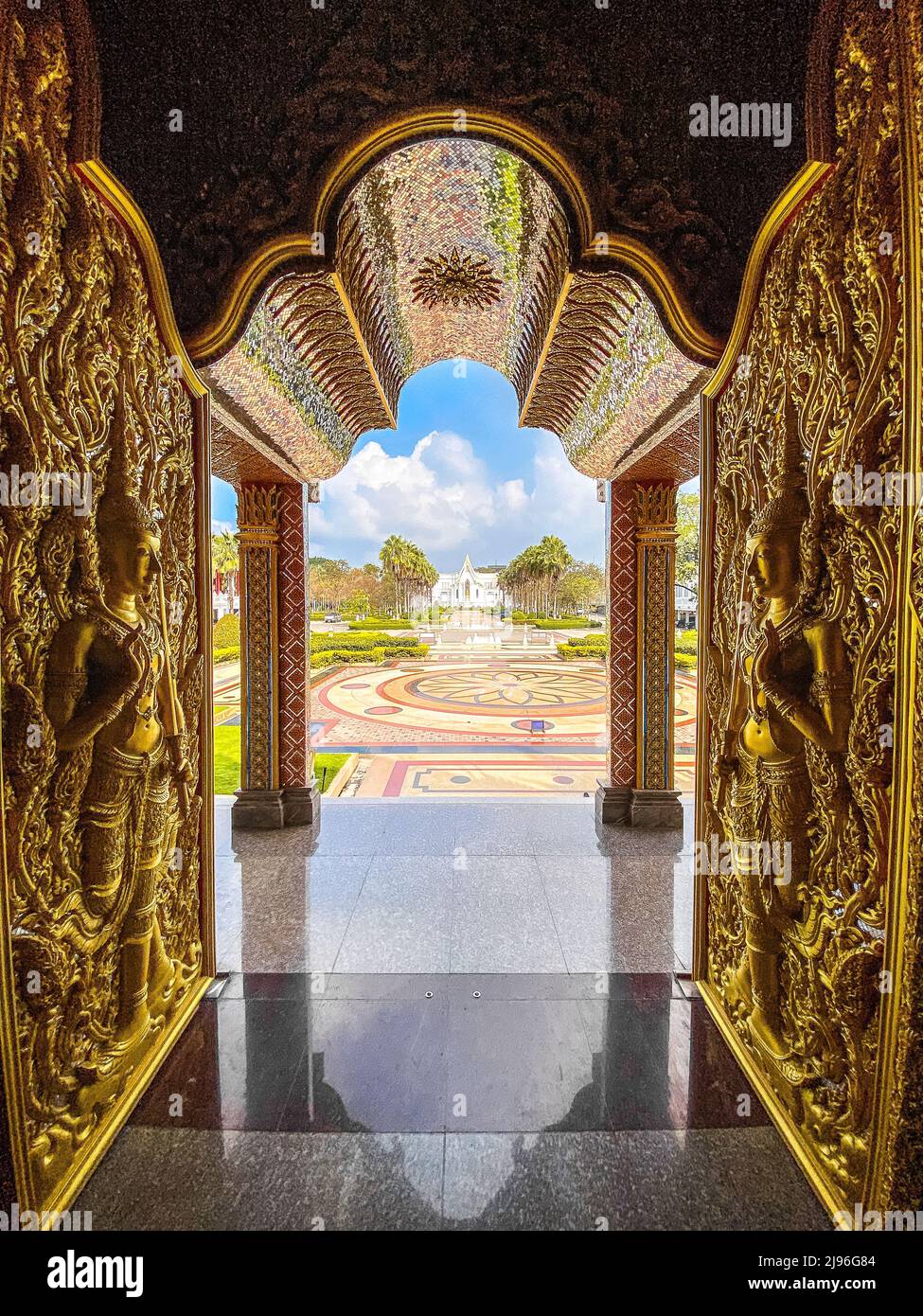 Wat Chantaram and Wat Tha Sung temple, Crystal Sanctuary 100 m long, in Uthai Thani, Thailand ...