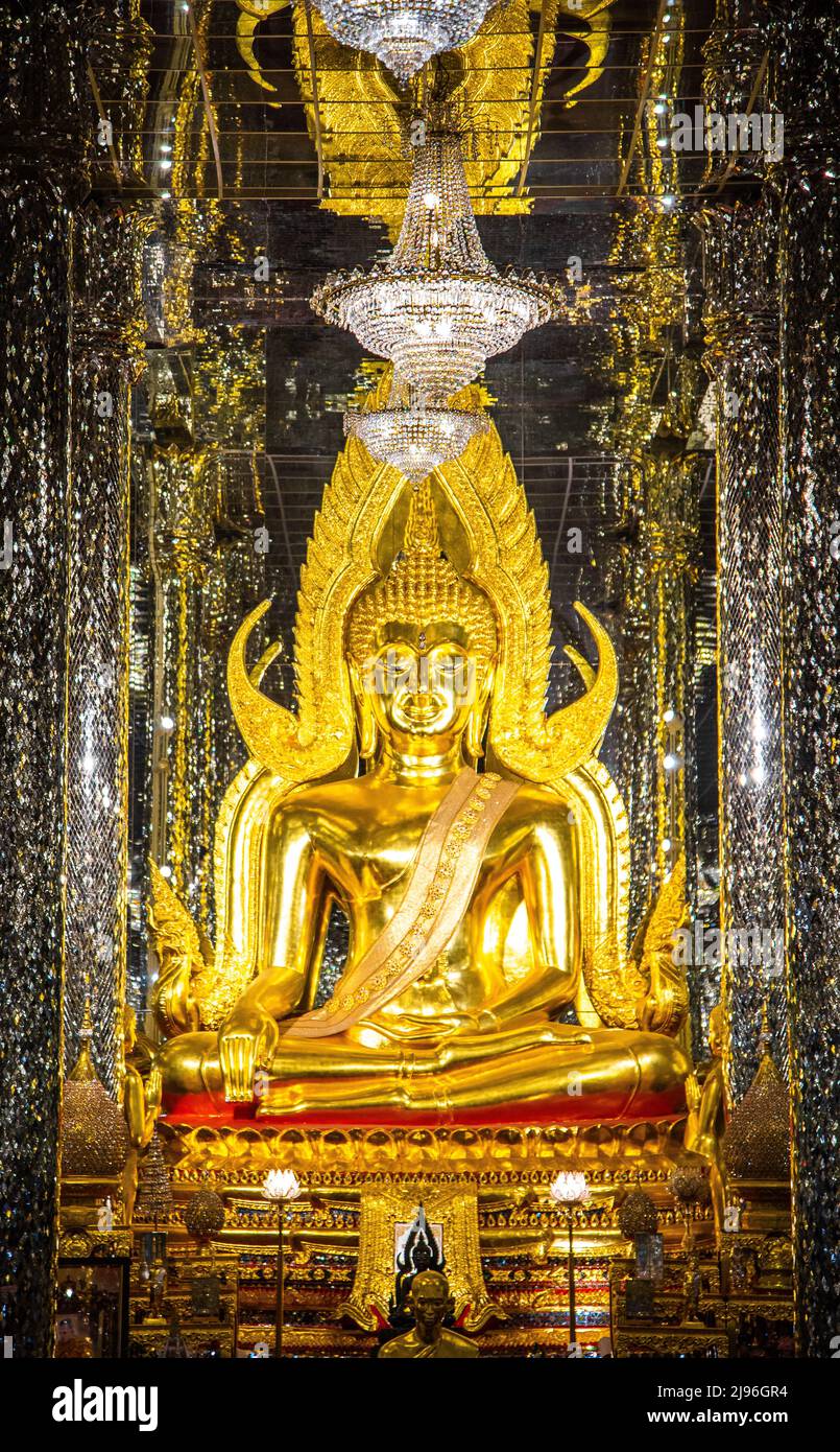 Wat Chantaram and Wat Tha Sung temple, Crystal Sanctuary 100 m long, in Uthai Thani, Thailand ...