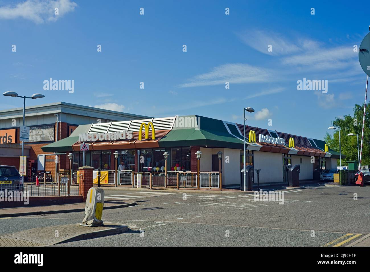 Mcdonalds road sign hi-res stock photography and images - Alamy