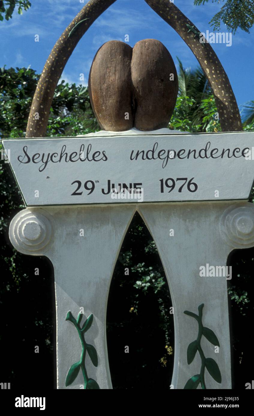Monument to Seychelles Independence 29 June 1976, Praslin Island Stock ...