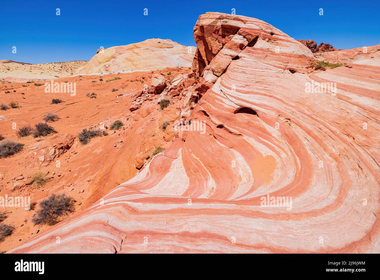 Sunny view of the Firewave of Valley of Fire State Park at Nevada Stock ...
