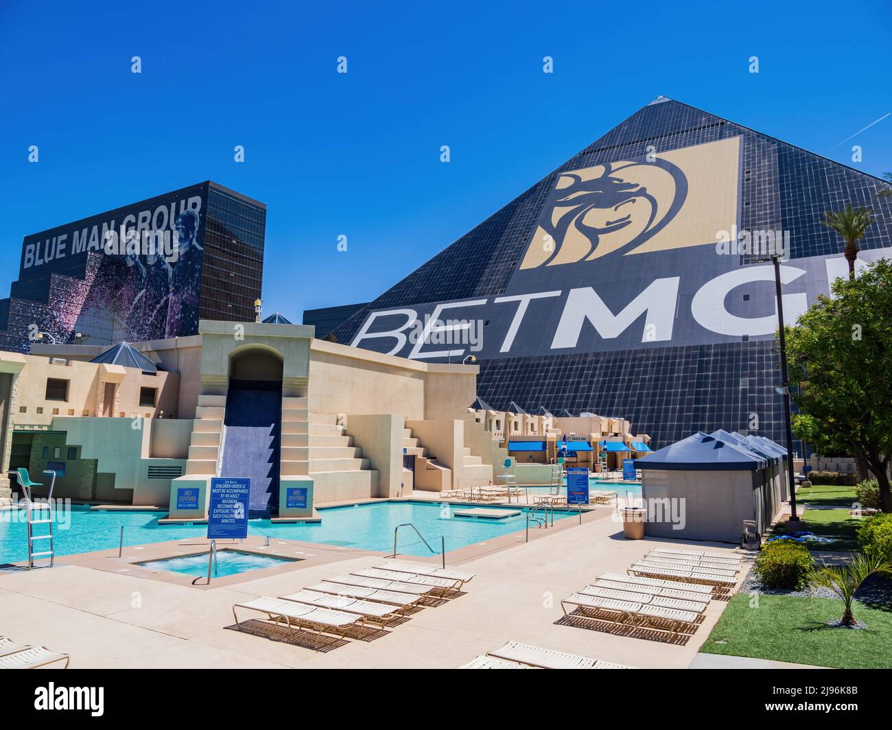 Las Vegas, MAY 13 2022 - Sunny exterior view of the swimming pool of ...